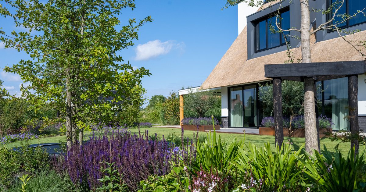 Grote tuin in Rijswijk | Uit den Boogaard Hoveniers